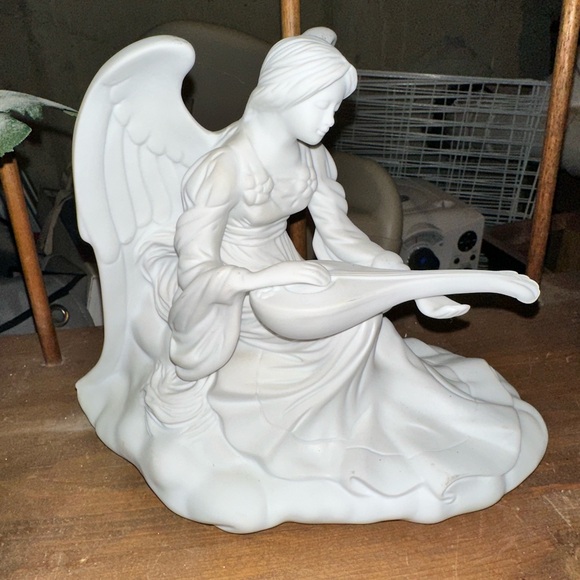 Avon | Holiday | Vintage Avon White Angel Figurine Holiday Decor 997 ...